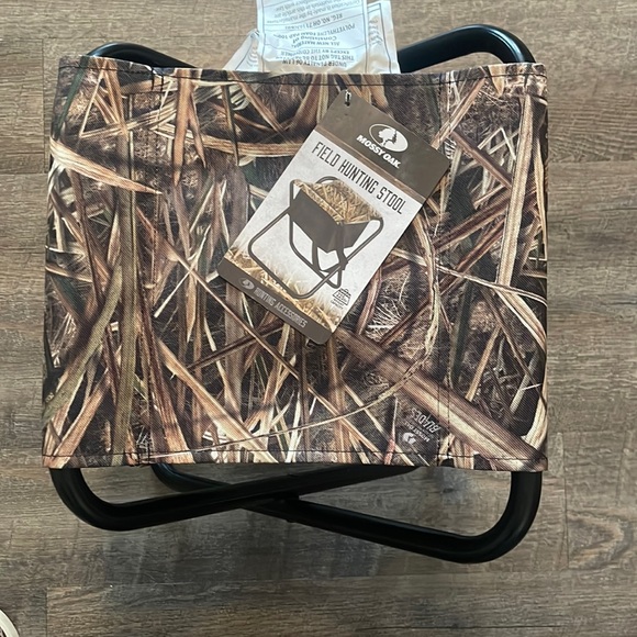 Other | Mossy Oak Hunting Stool With Bag Shoulder Strap Shadow Grass ...